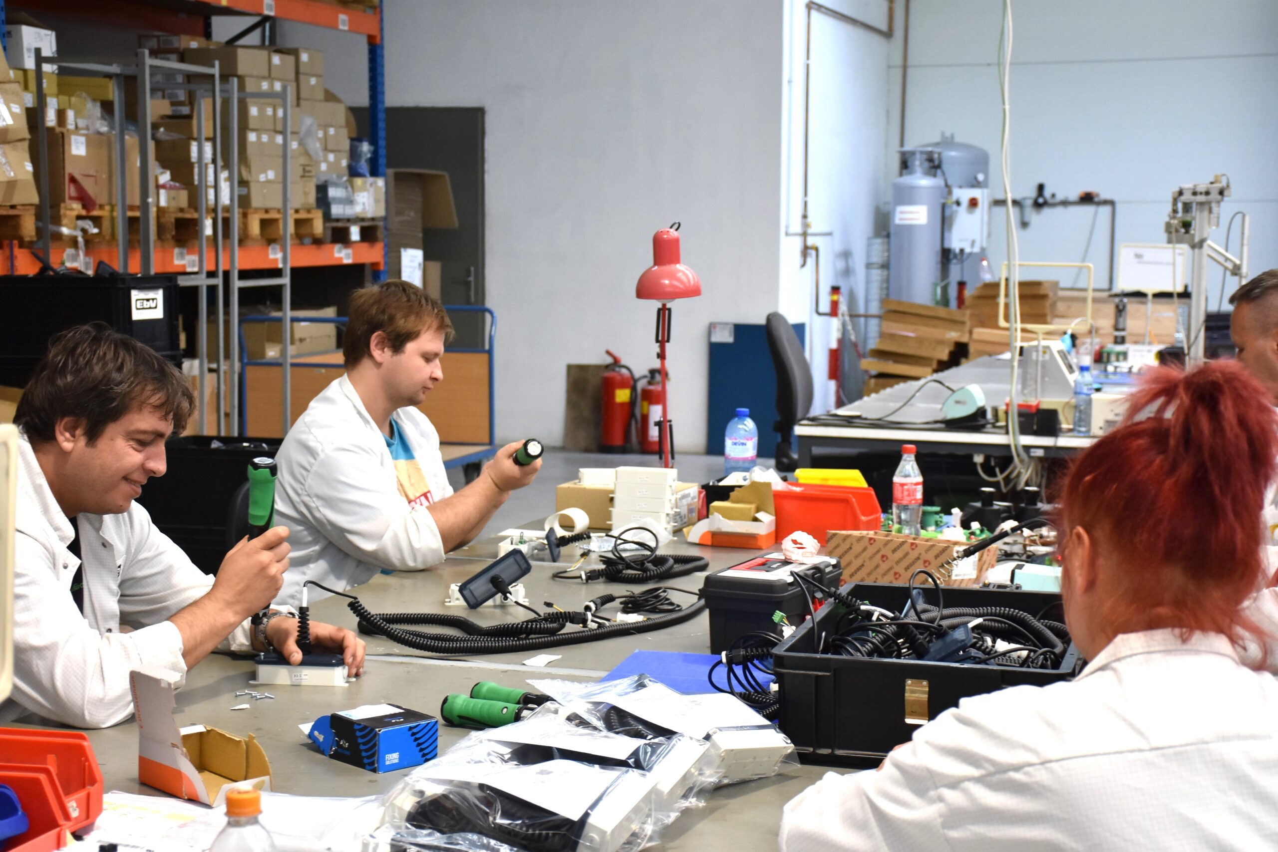 Как дуалното създава кадри - Аз-буки